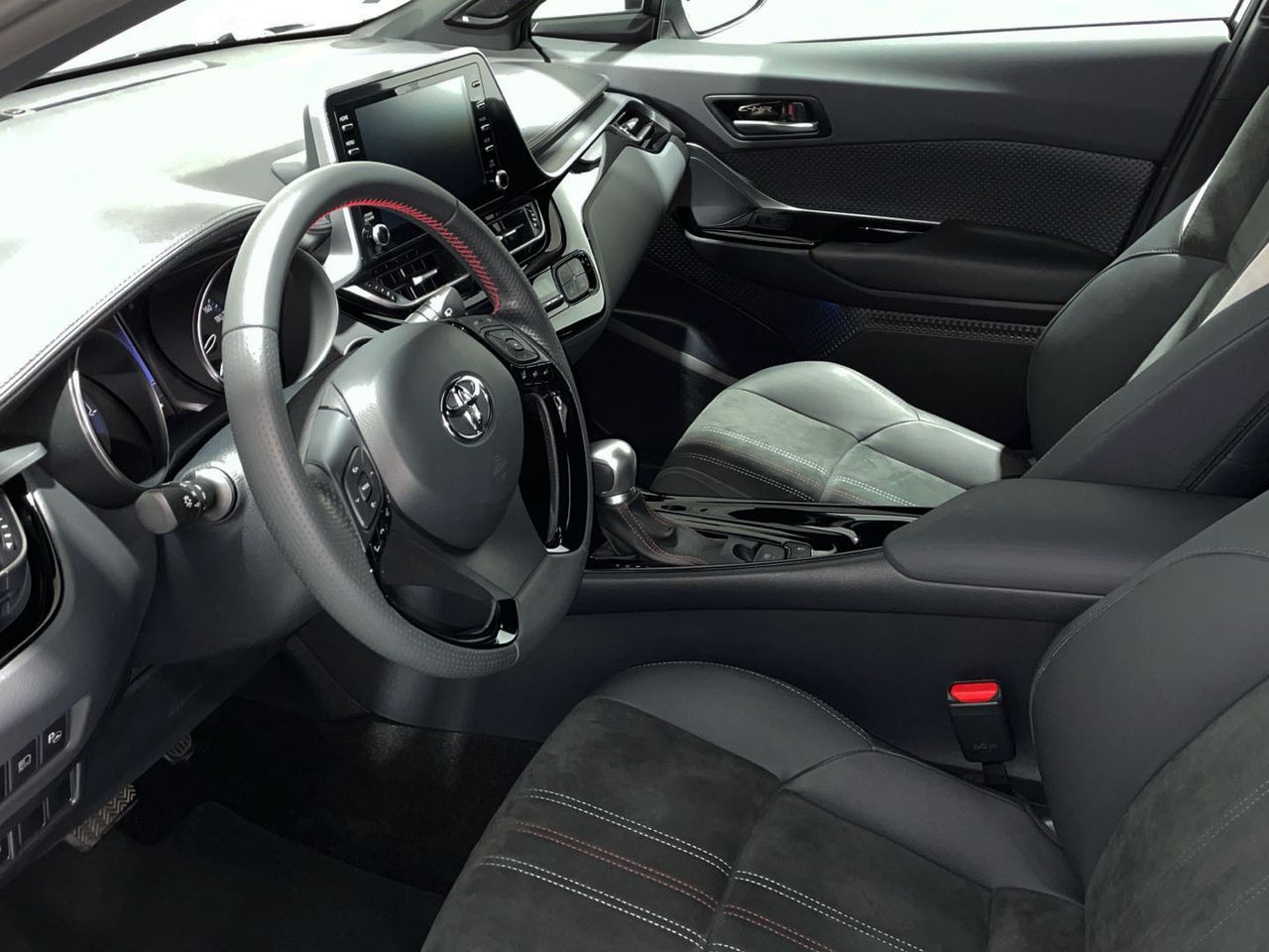 Ocasión: Toyota C-HR CHR GR Sport 180H de Segunda Mano - 27.490€