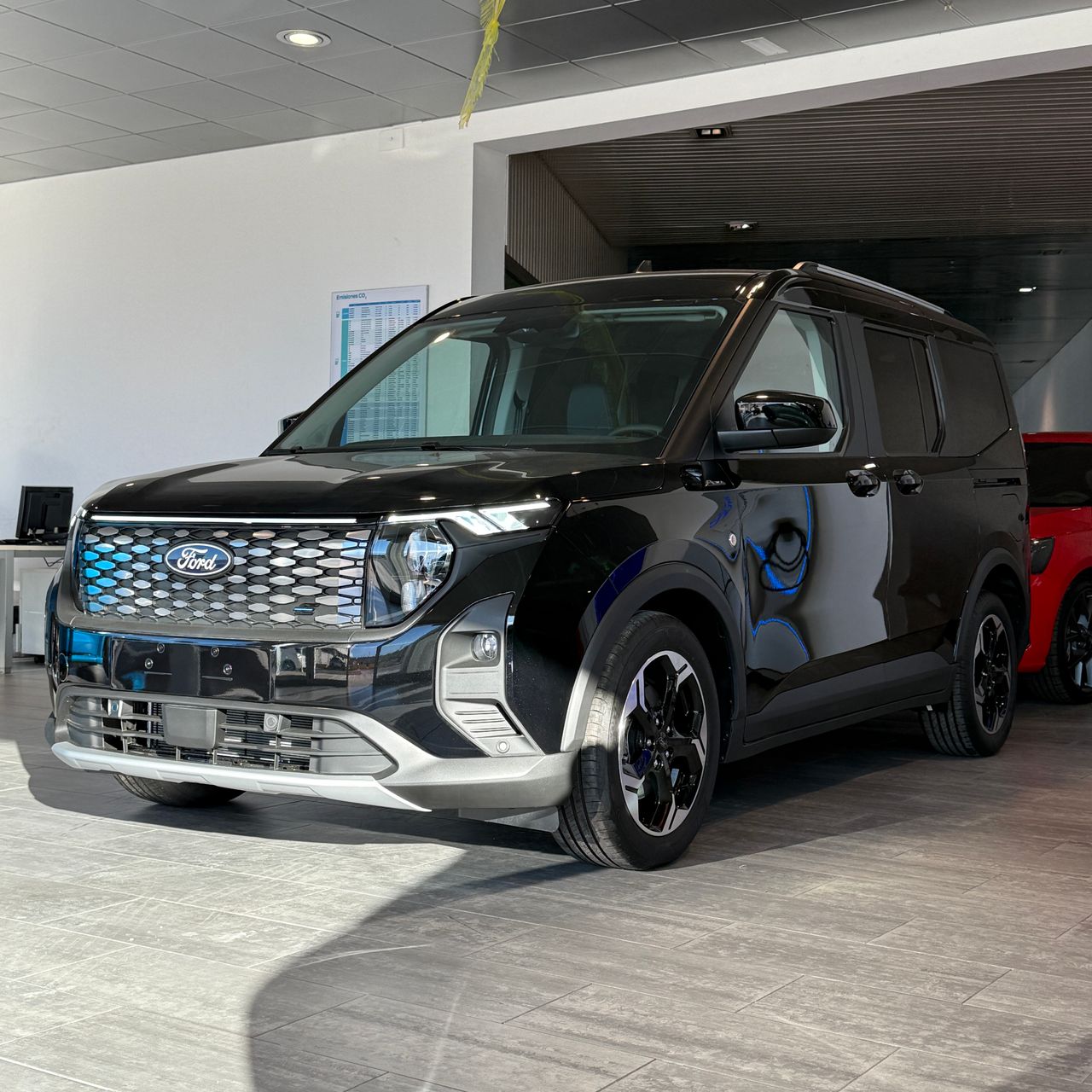 Ocasión: Ford Tourneo Courier BEV 43,5kWh 100kW (136CV) Active Auto de ...