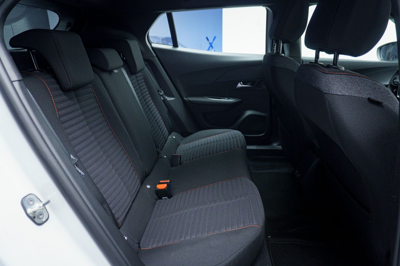 Ocasión: Peugeot 2008 ACTIVE PACK BEV 100KW 136 CV 5P de Segunda Mano - 19.900€