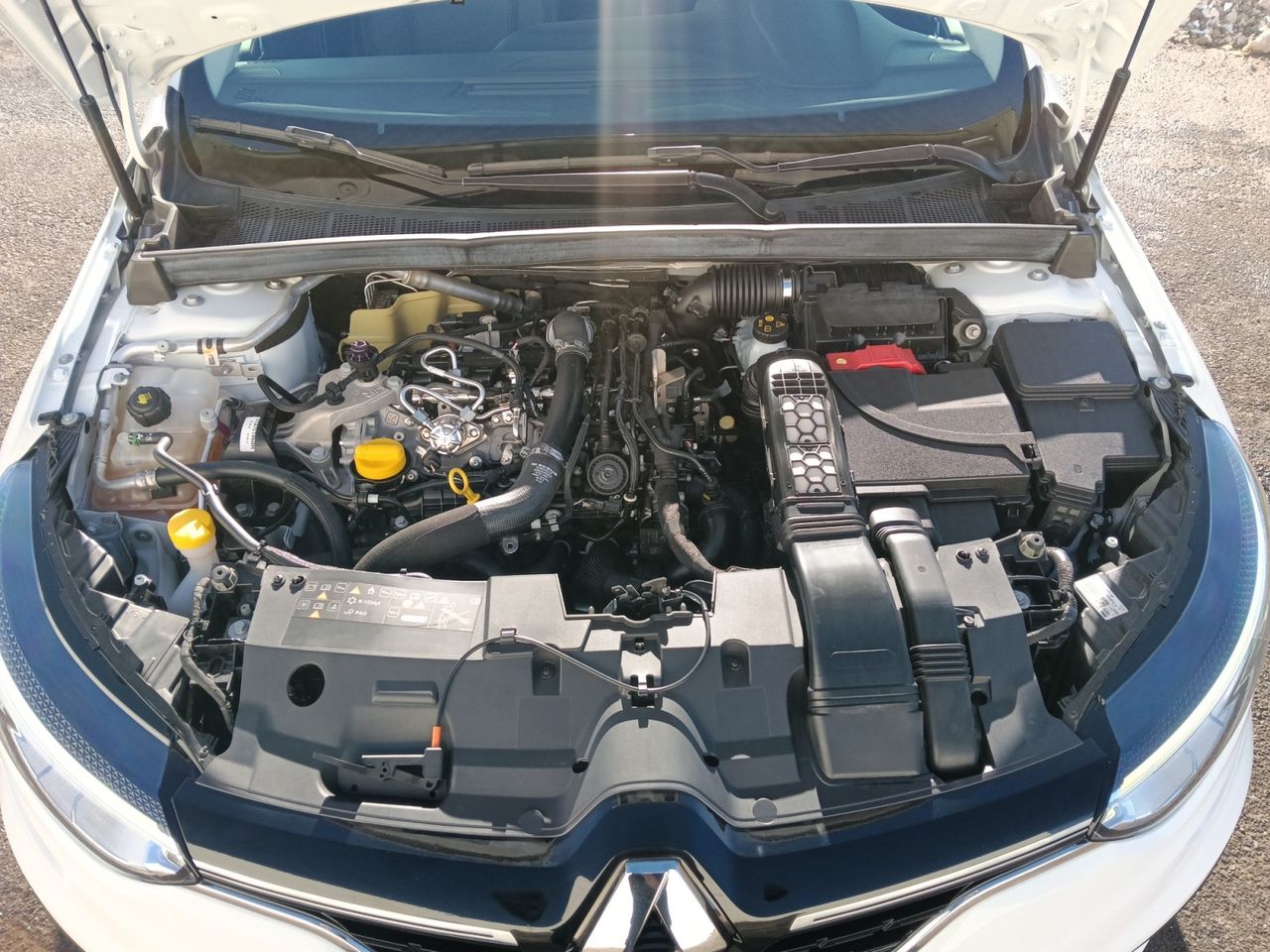 Ocasión: Renault Megane Zen TCe 103 kW (140CV) GPF de Segunda Mano - 15 ...