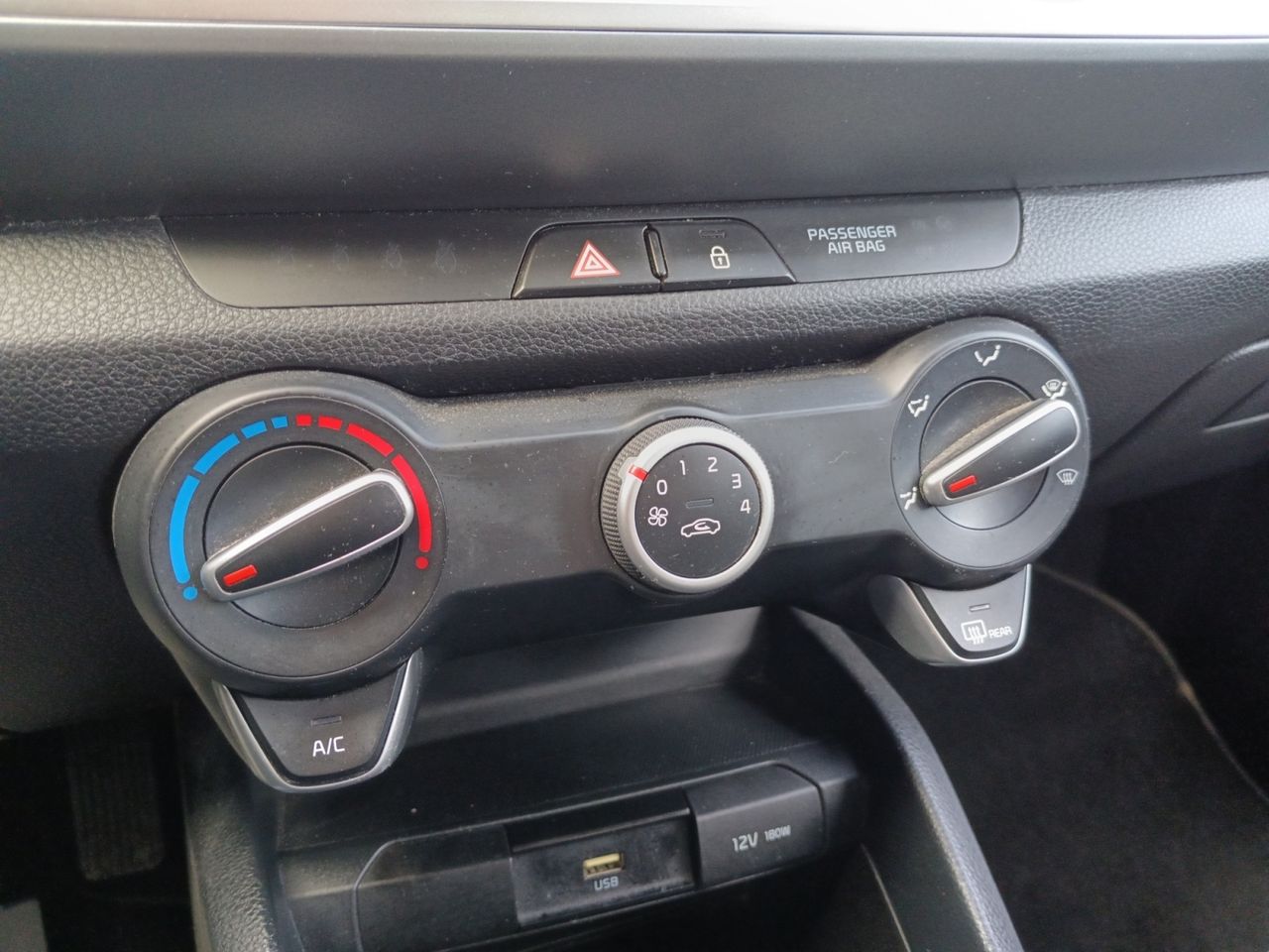 Ocasión: KIA Stonic Concept de Segunda Mano - 15.150€