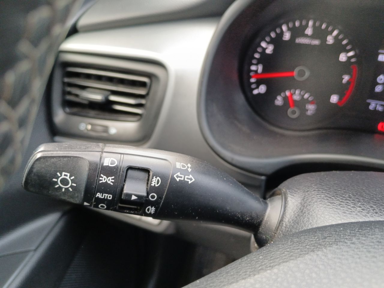 Ocasión: KIA Stonic Concept de Segunda Mano - 15.150€