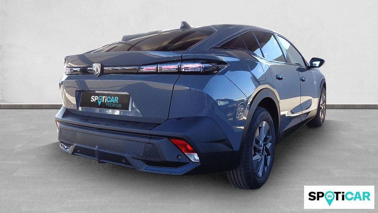 Ocasión: Peugeot 408 408 HYBRID 136 eDCS6 Allure de Segunda Mano - 27.990€